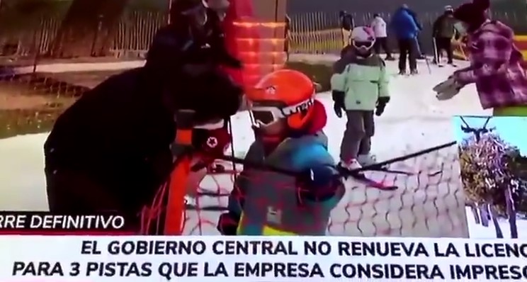 “No lo cierres, Perro Sánchez, que eres el peor”