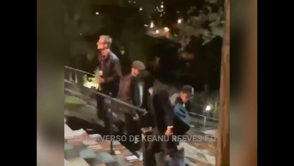 Keanu está empeñado en ganarse un lugar en el cielo entre San Pedro y ...