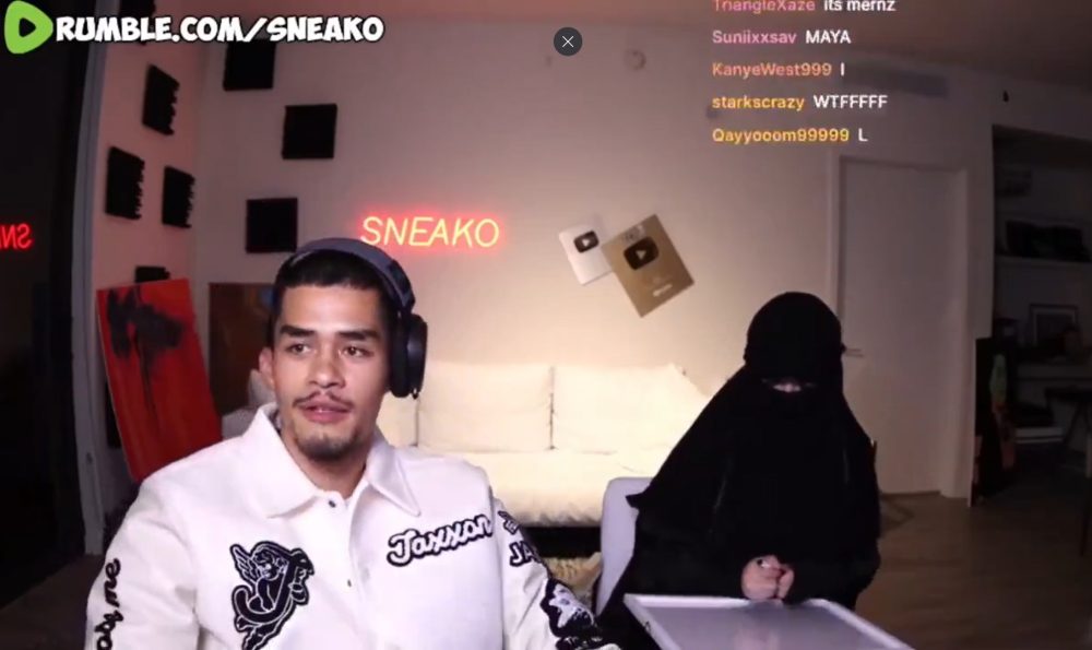 El influencer musulmán Sneako le da a su esposa una pizarra para ...